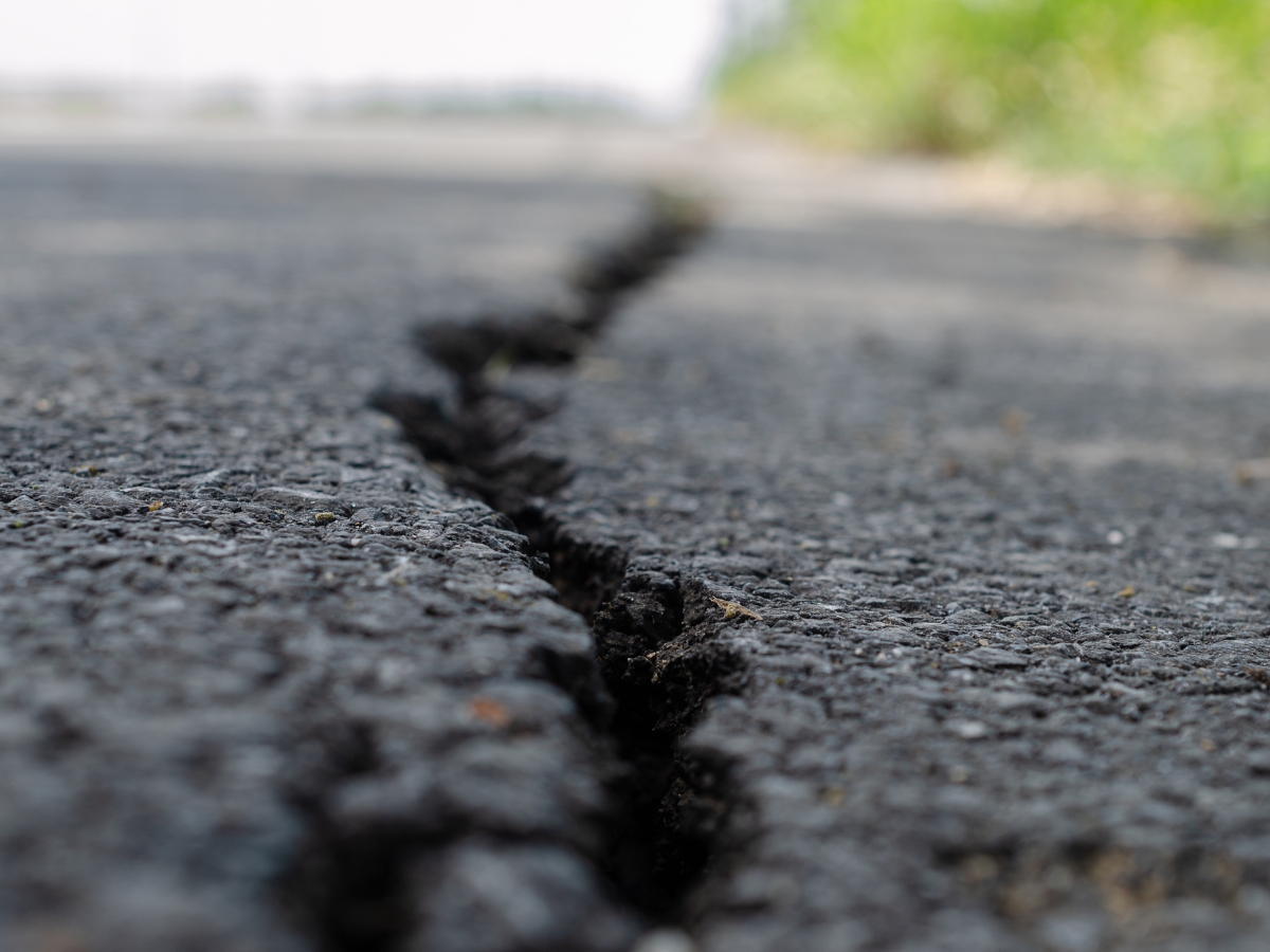 5 Things That Can Damage Your Asphalt Driveway | Asphalt Sealing